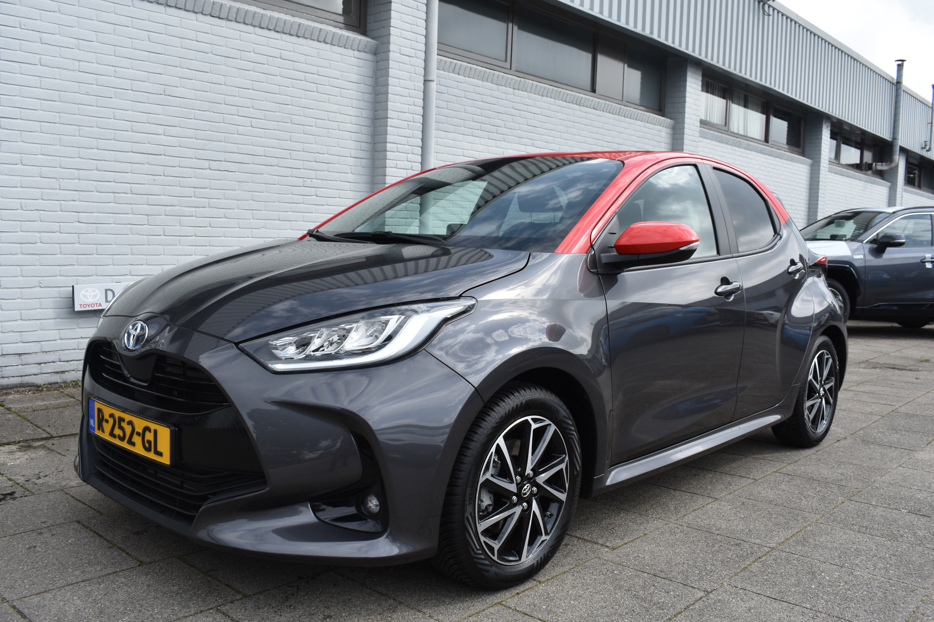 Toyota Yaris 1.5 Hybrid Tokyo Spirit | Toyota occasions