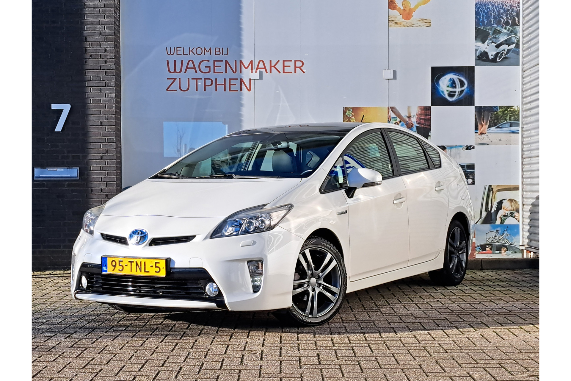Toyota Prius 1.8 Hybrid Dynamic Business Automaat | Toyota occasions